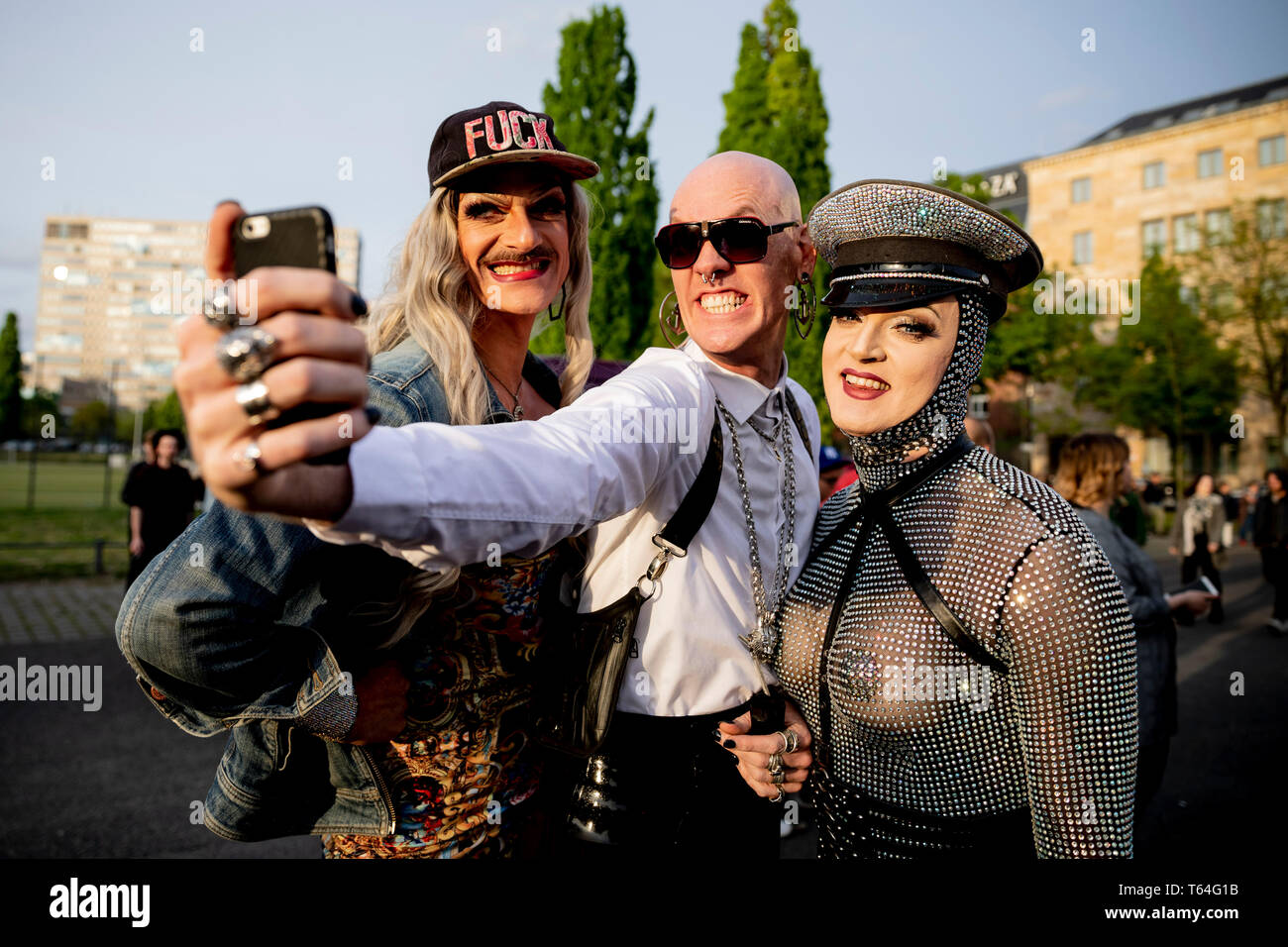 Berlin, Germany. 28th Apr, 2019. The drag queens Gloria Viagra (l) and ...