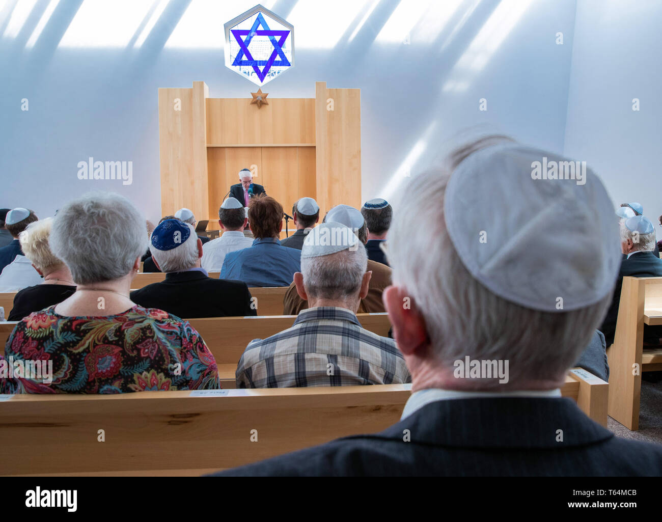 Former soviet union jews of germany hi-res stock photography and images ...