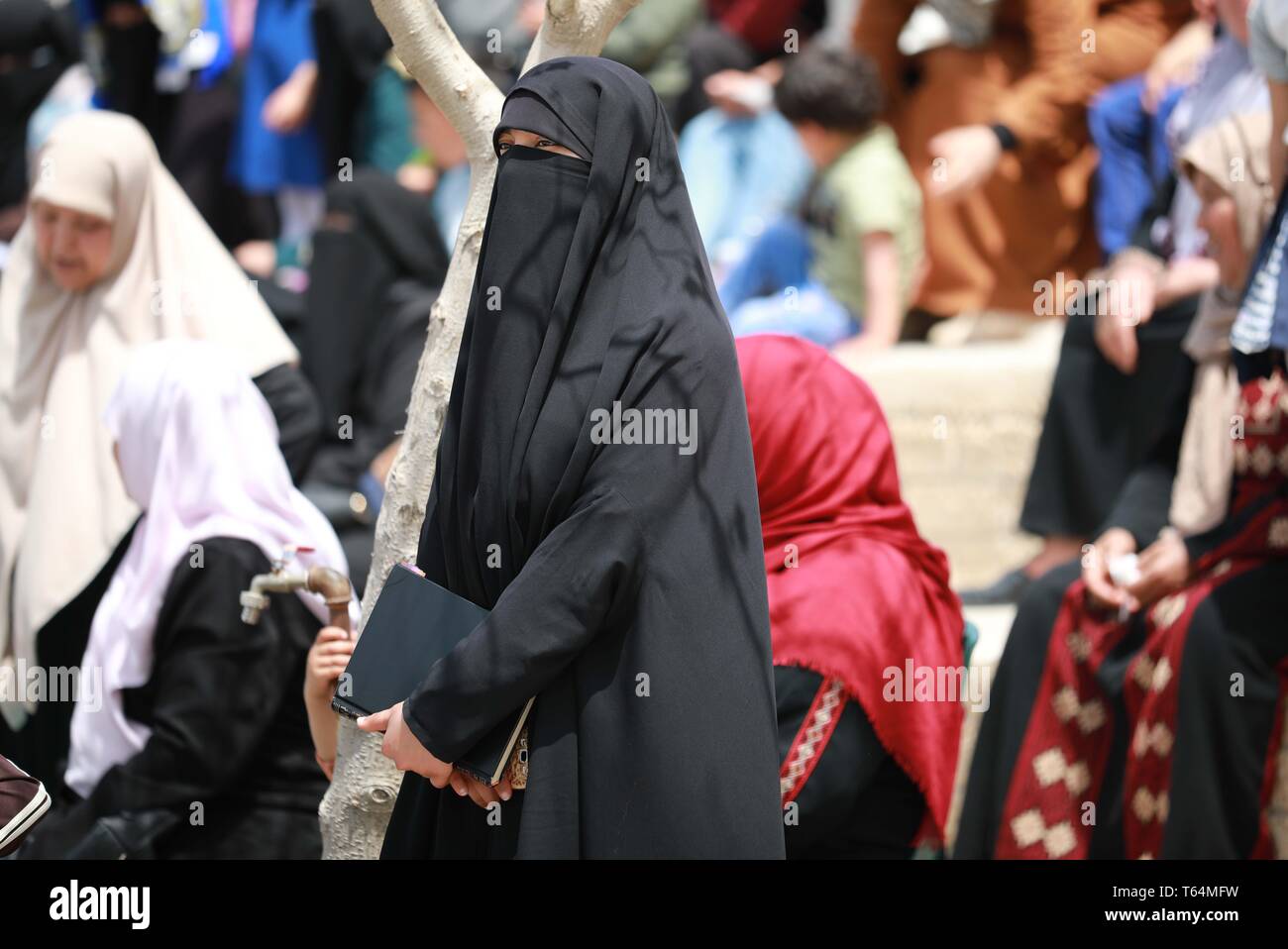 Gaza City, The Gaza Strip, Palestine. 27th Apr, 2019. Families of ...