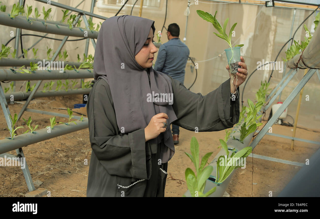 Gaza, khan younis, Palestine. 3rd Apr, 2019. Safia and Azem seen ...