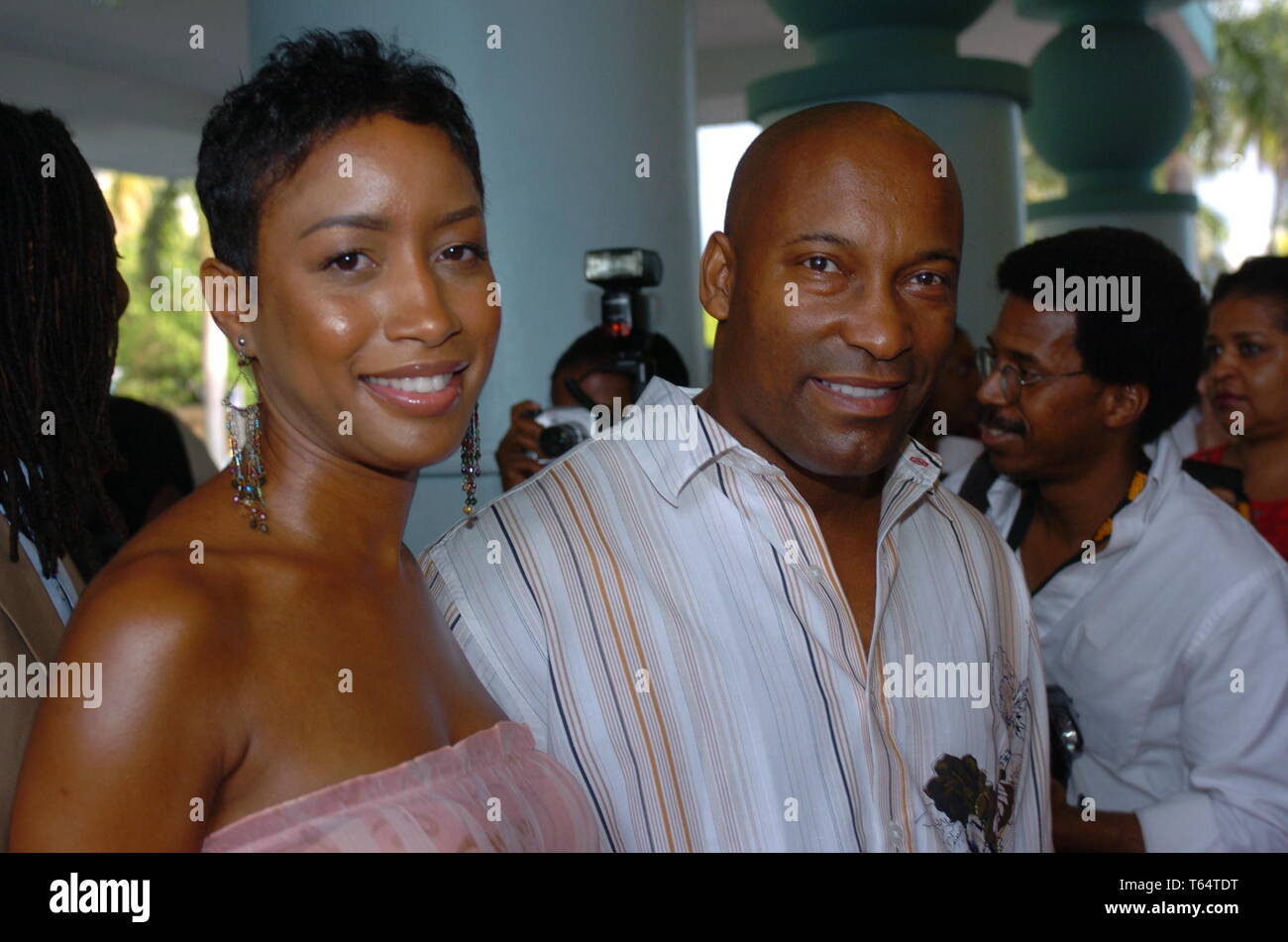 Hadar Busia Singleton