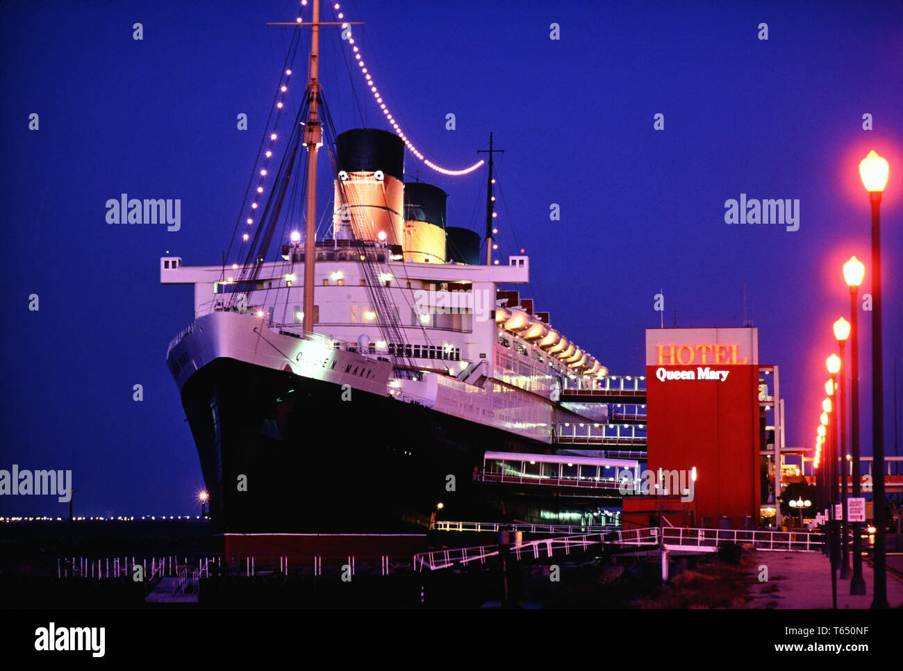 Queen mary hotel long beach hi-res stock photography and images - Alamy