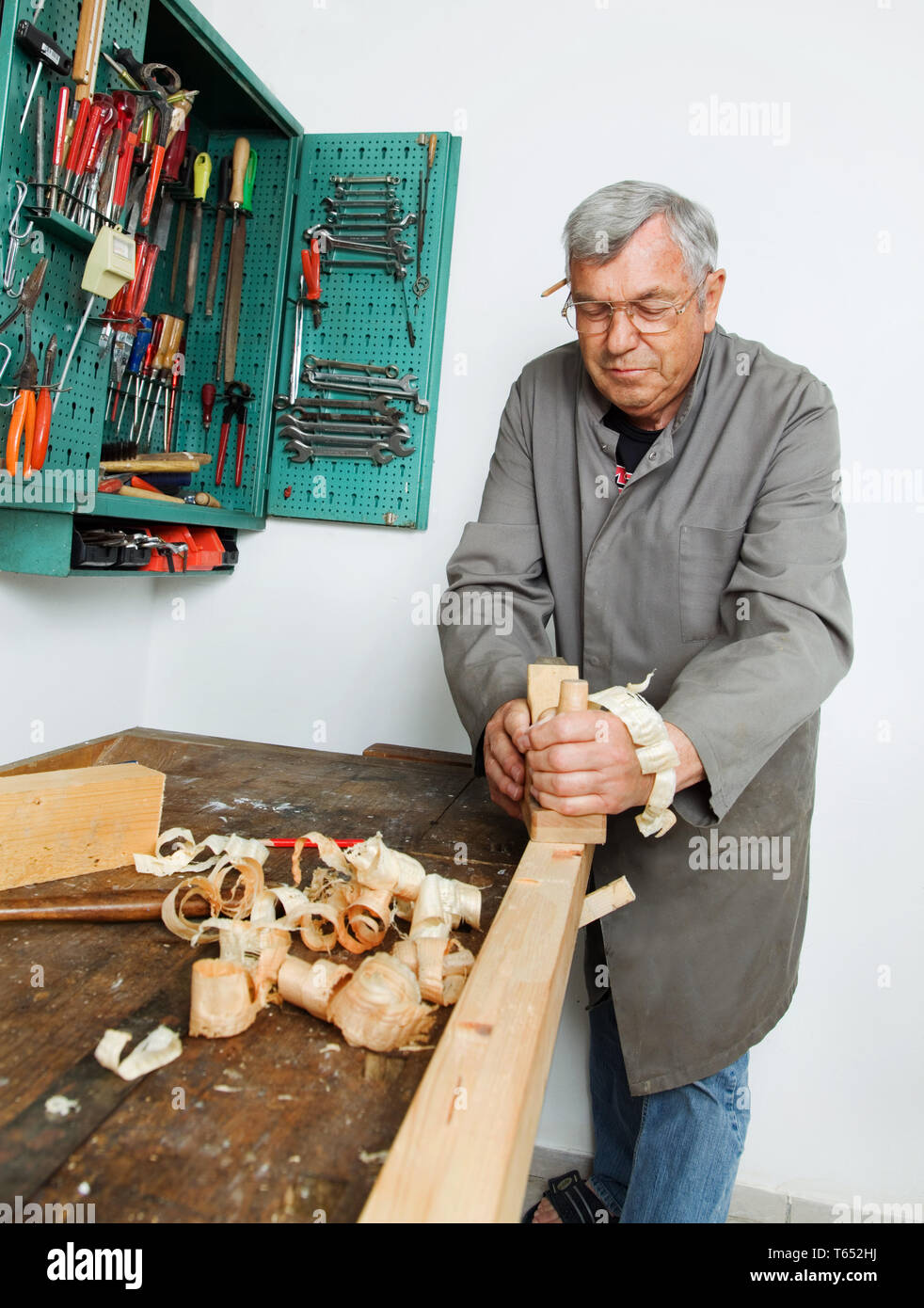 Carpenter at work Stock Photo - Alamy