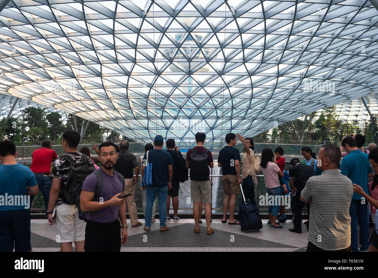 28.04.2019, Singapore, Republic of Singapore, Asia - Visitors inside ...