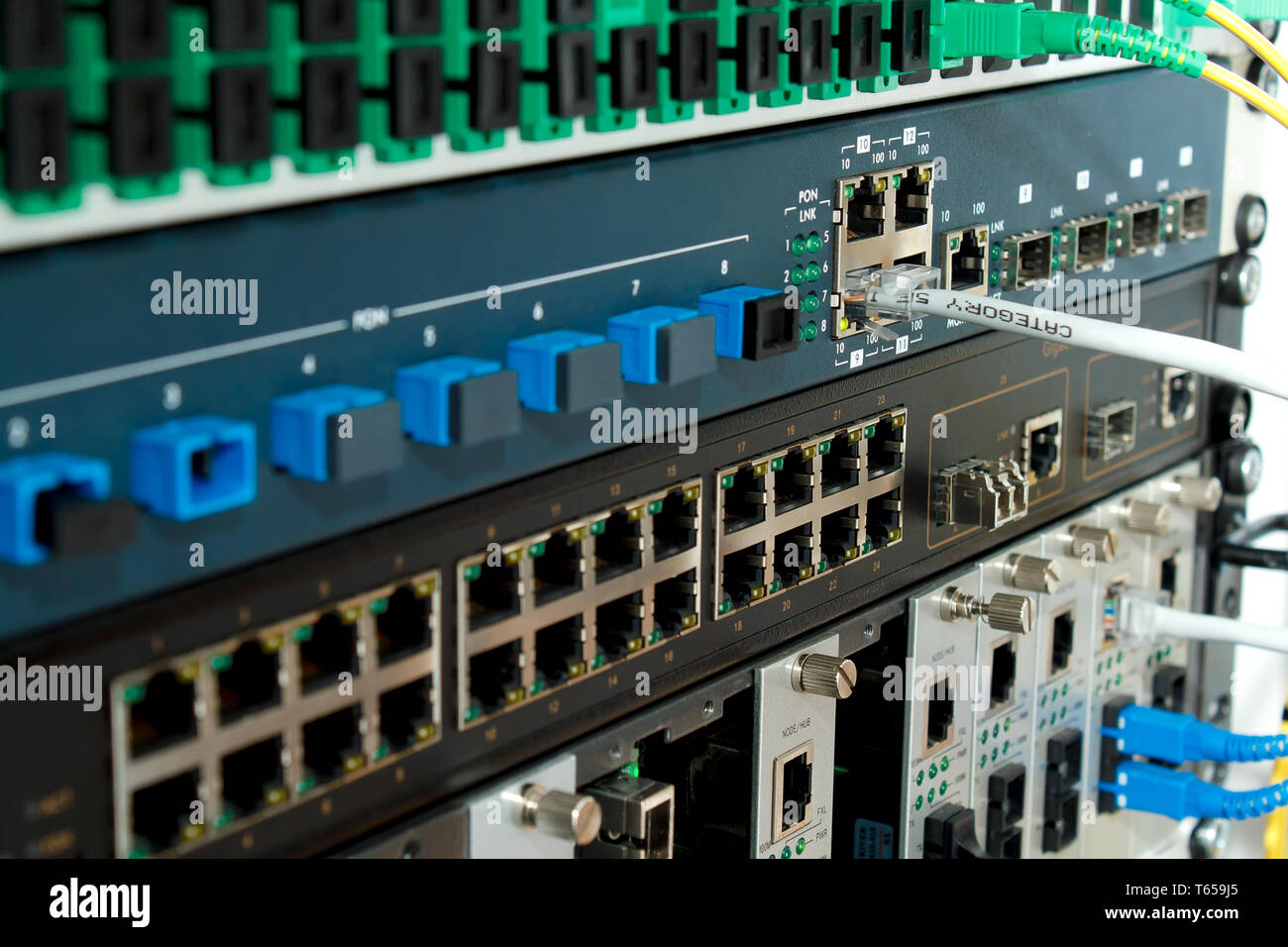 Fibre optic equipment hi-res stock photography and images - Alamy