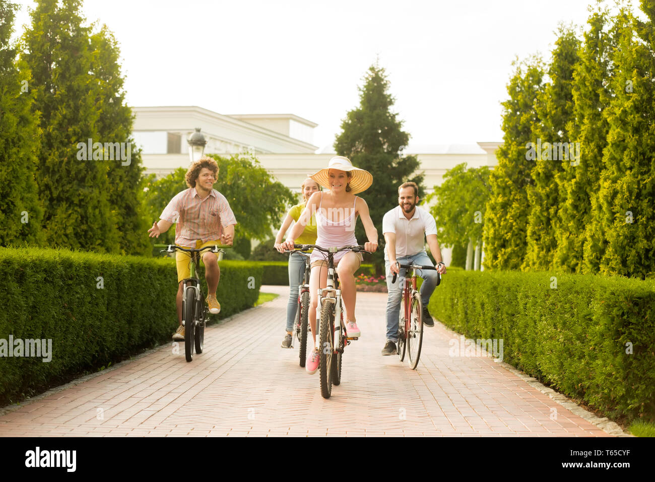 Cycling friends road trip summer hi-res stock photography and images ...