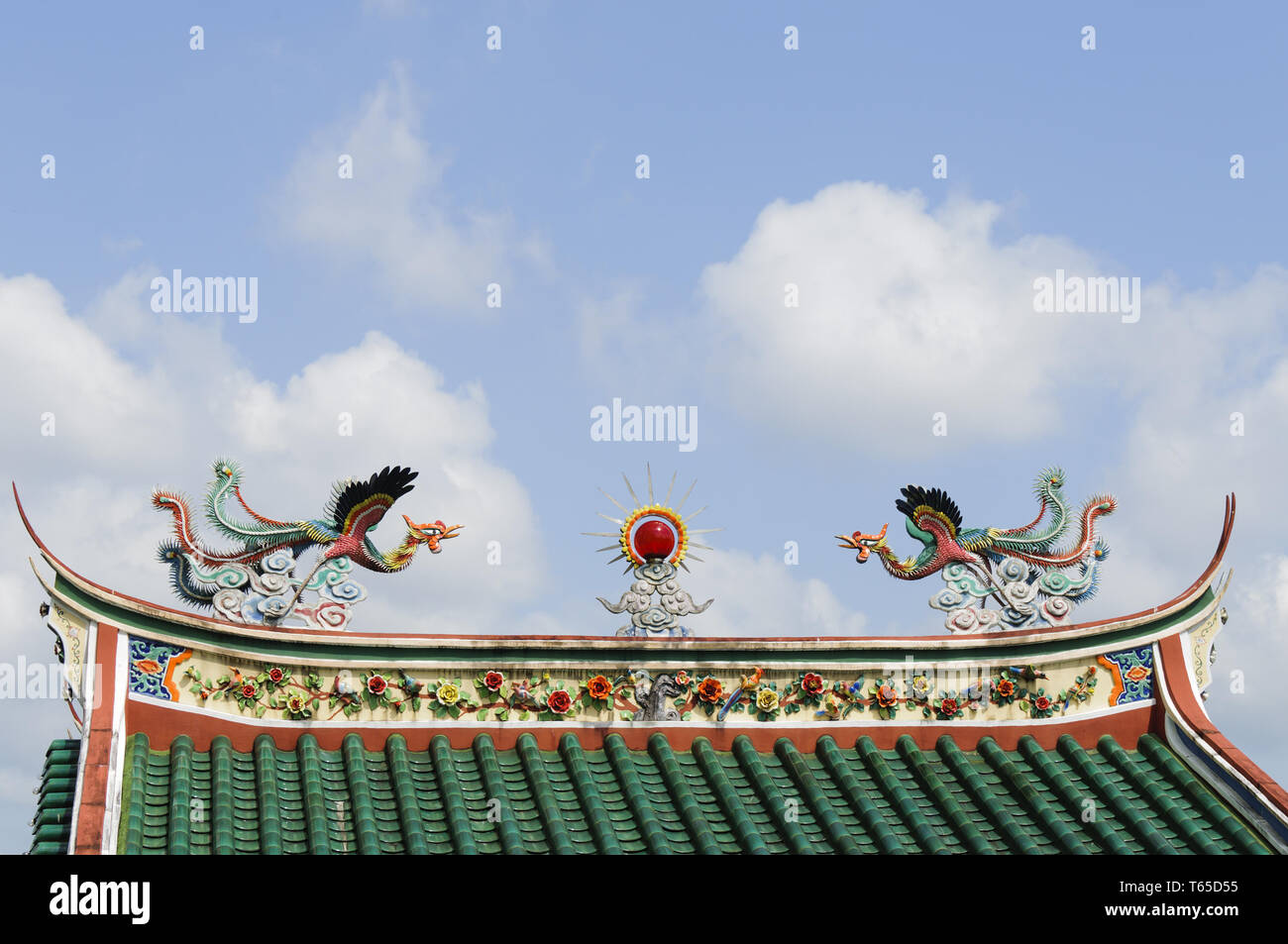 Roof from a chinese temple Stock Photo - Alamy