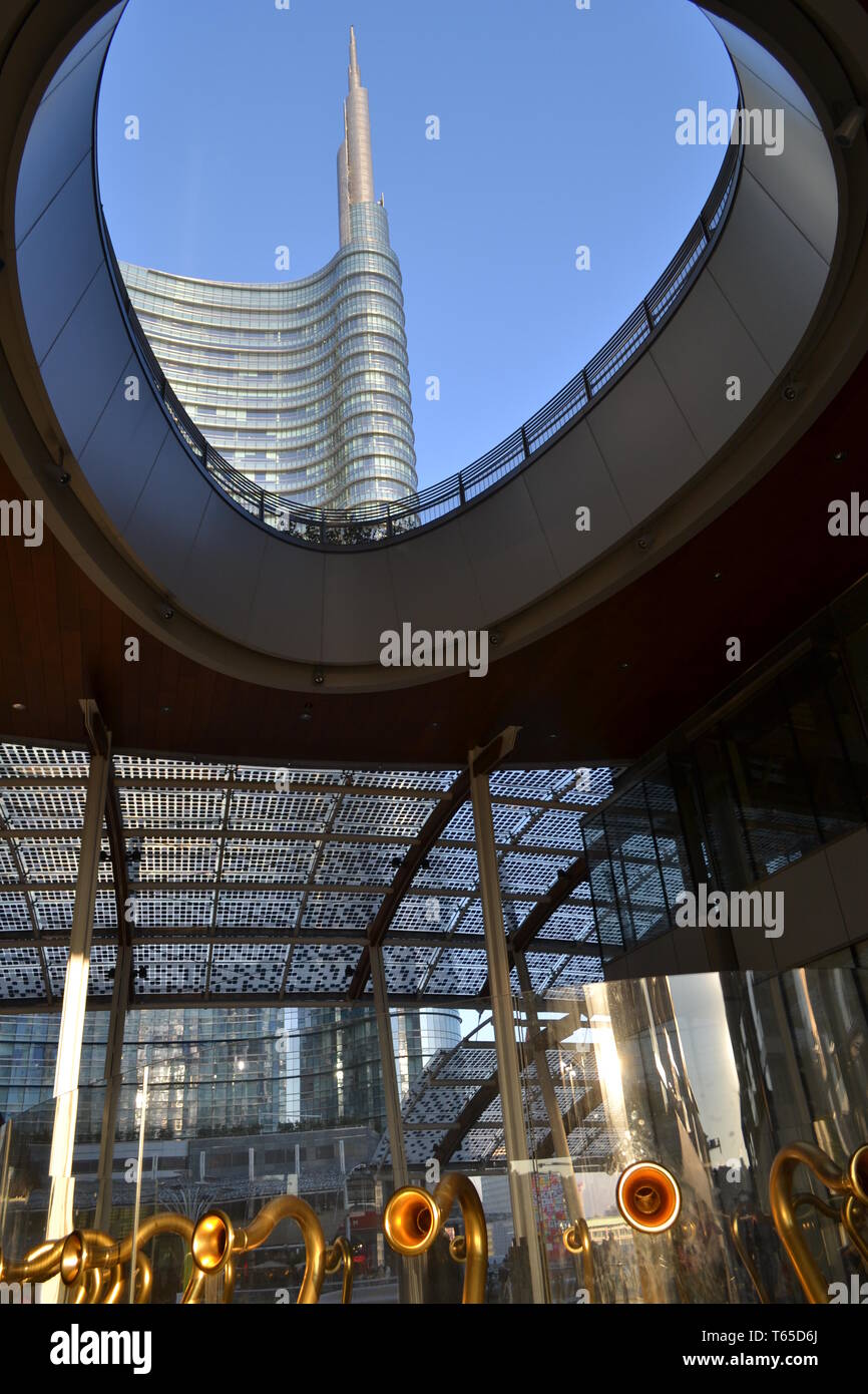 Office tower milan hi-res stock photography and images - Alamy