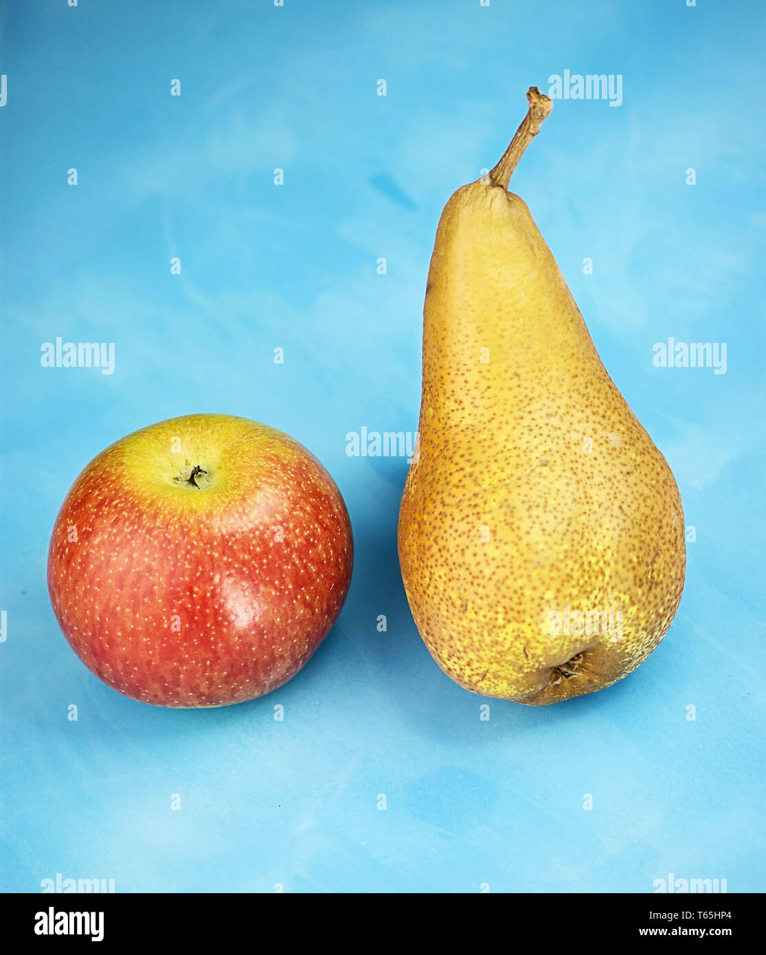 Apple and pear Stock Photo - Alamy