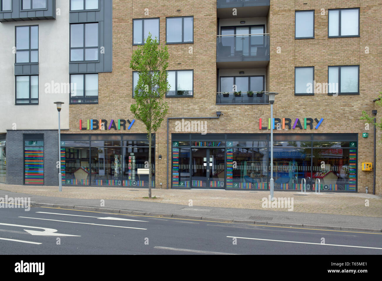 New Library, Horley, Surrey (3 of 4 Stock Photo - Alamy