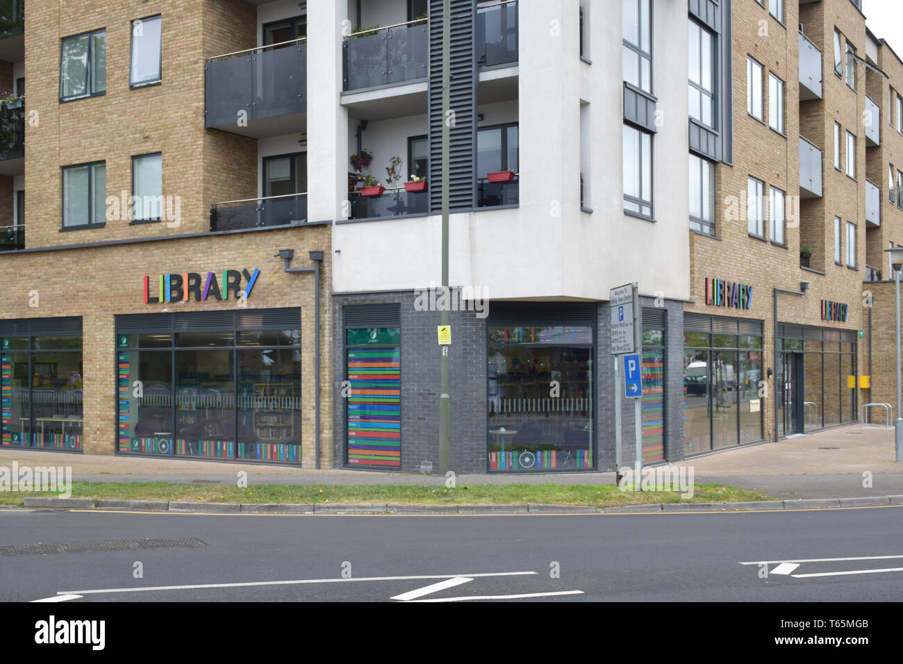 New Library, Horley, Surrey (2 of 4 Stock Photo - Alamy
