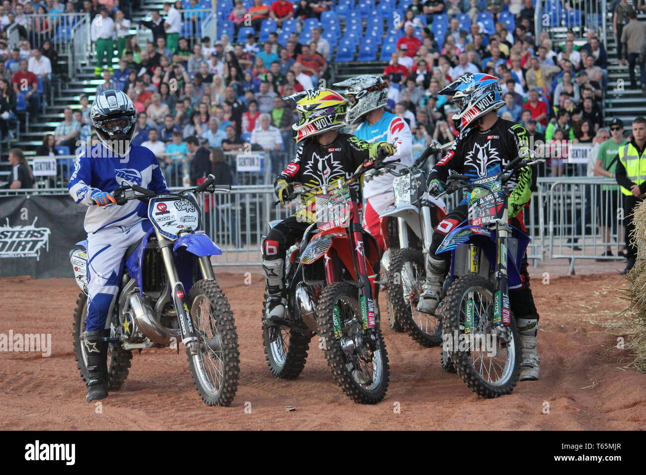 Motocross race start hi-res stock photography and images - Alamy