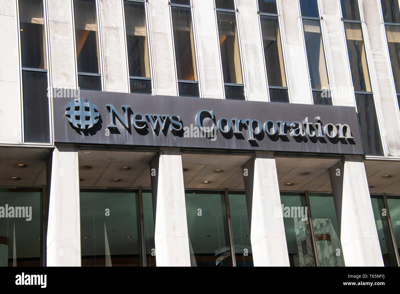News corporation building hi-res stock photography and images - Alamy