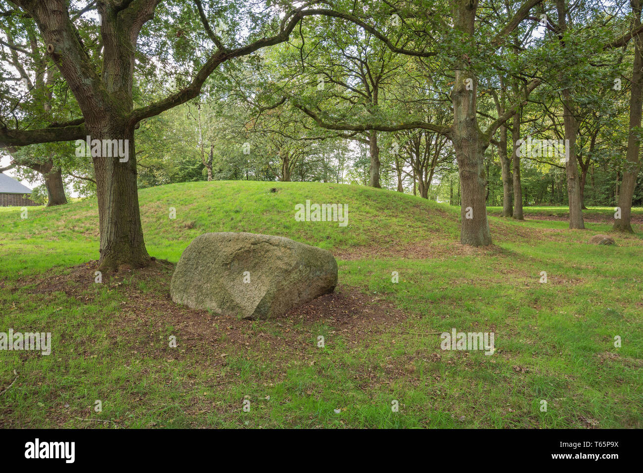 Tumulus culture hi-res stock photography and images - Alamy