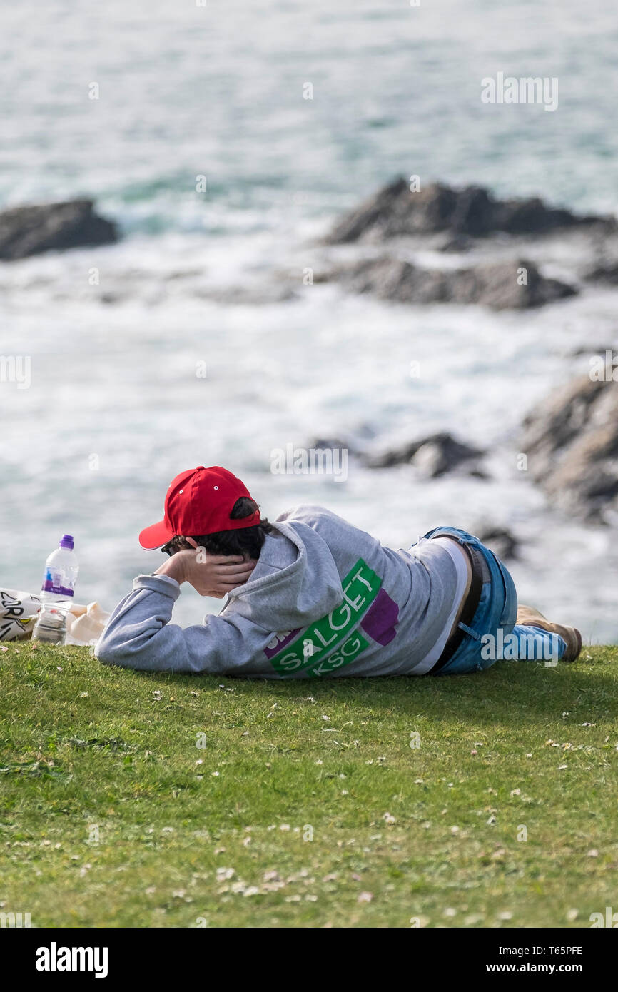 Wearing red baseball cap hi-res stock photography and images - Alamy