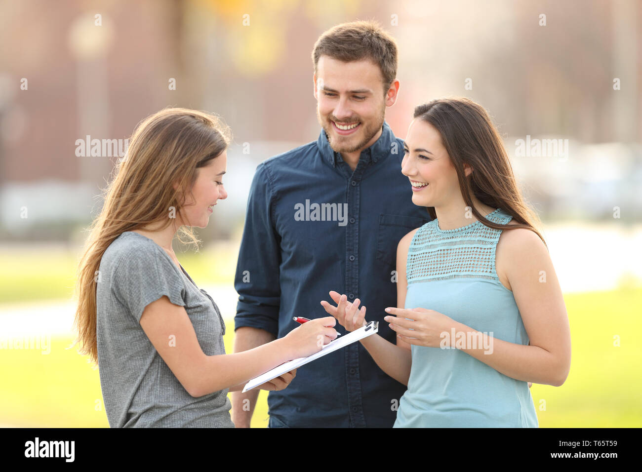 Survey street clipboard hi-res stock photography and images - Alamy