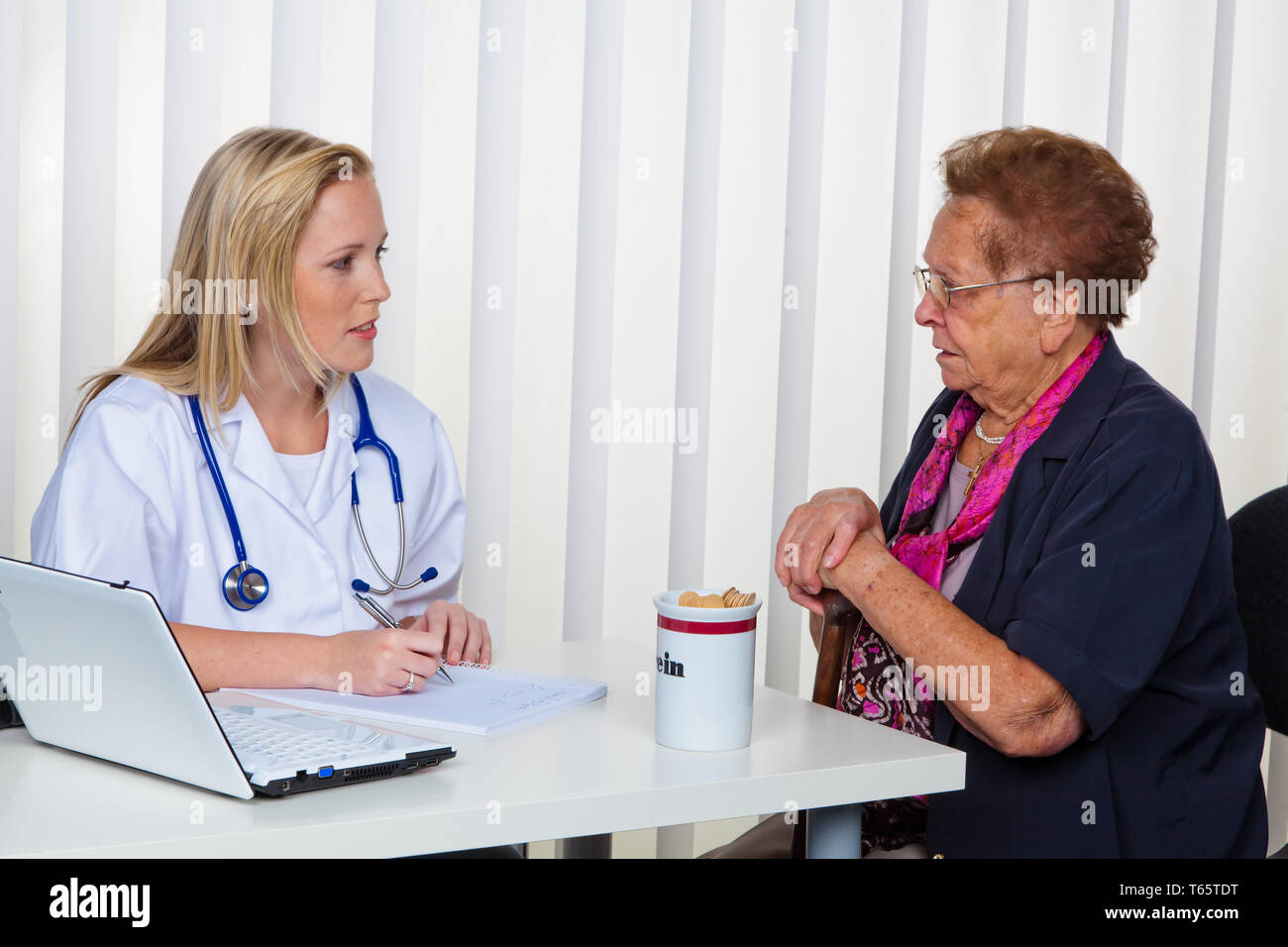 Doctor at work Stock Photo - Alamy