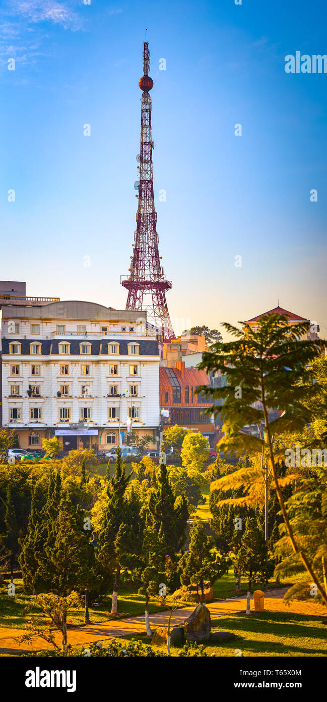 Eiffel Tower Pictures High Resolution