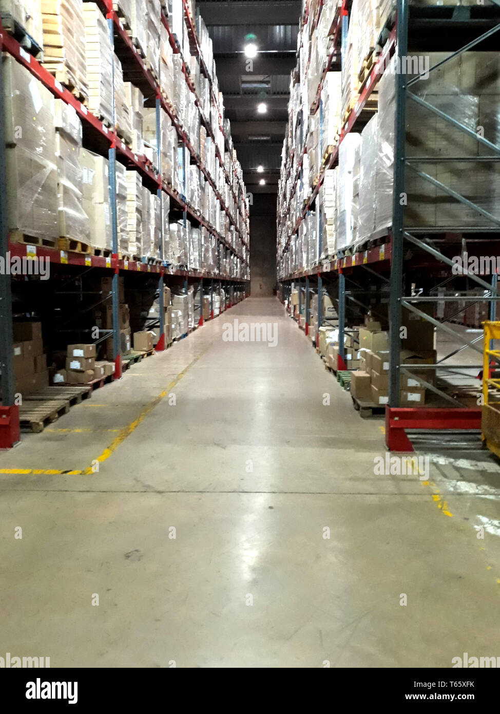 Stock of goods hi-res stock photography and images - Alamy