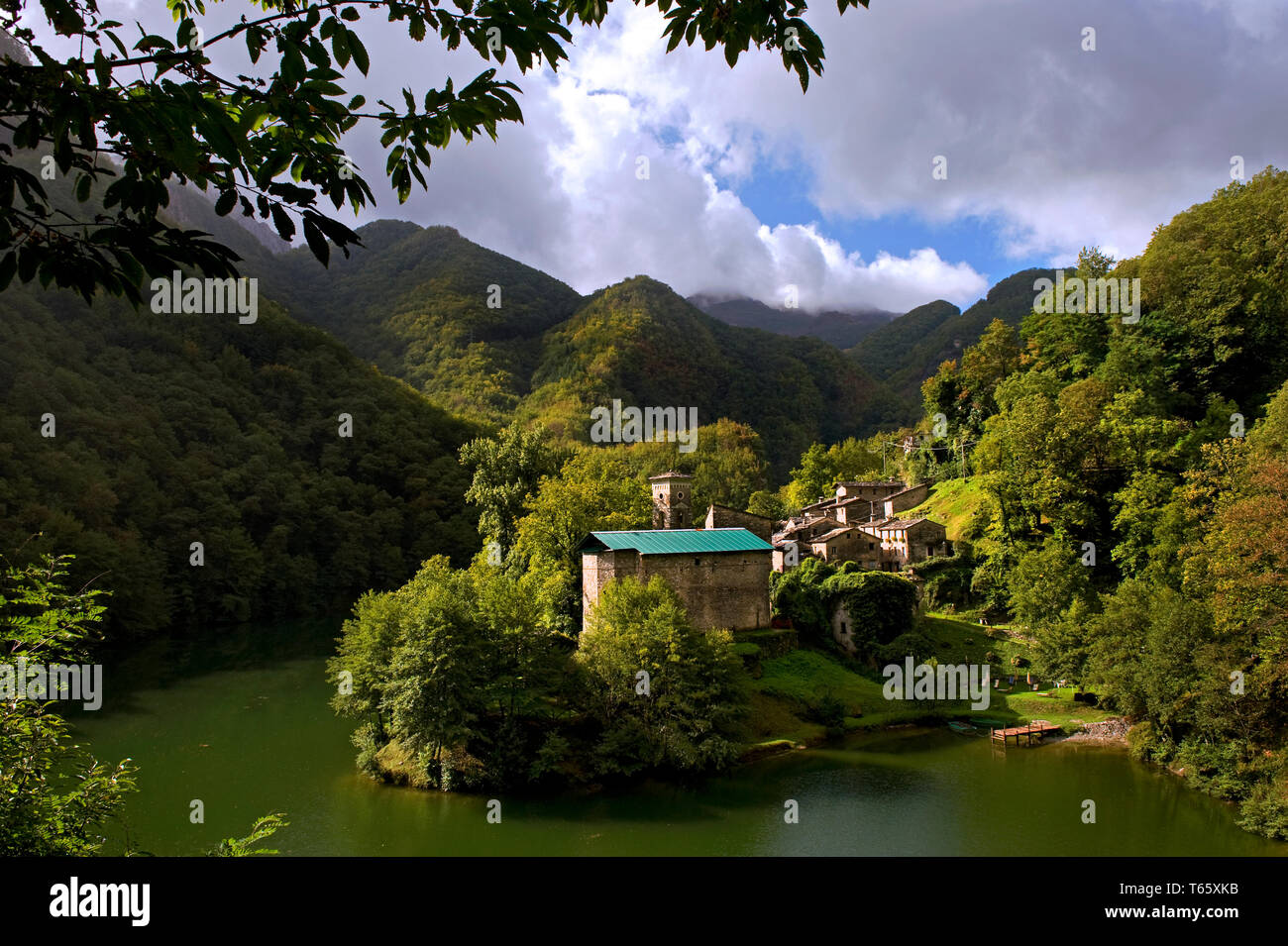 Isola Santa di Garfagnana, almost a ghost village, Garfagnana, Toscana ...