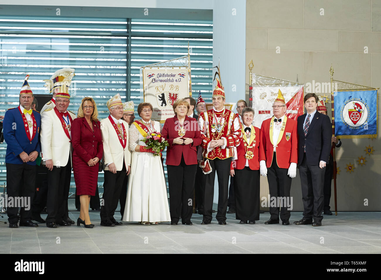 Angela weiss hi-res stock photography and images - Alamy