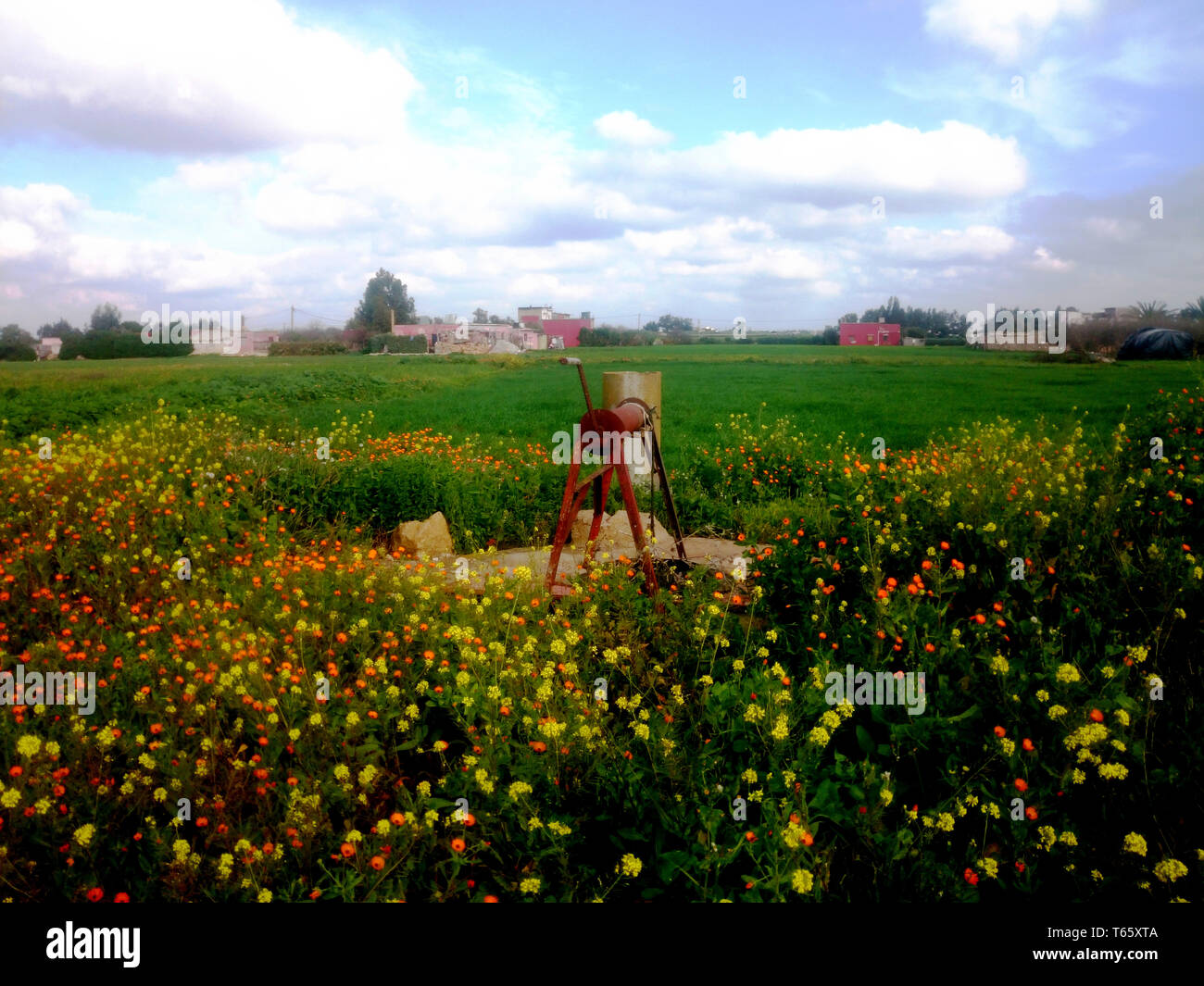 Well windlass hi-res stock photography and images - Alamy