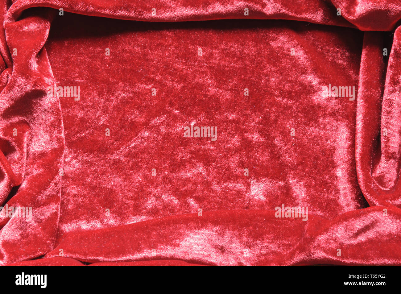 Red velvet cloth hi-res stock photography and images - Alamy