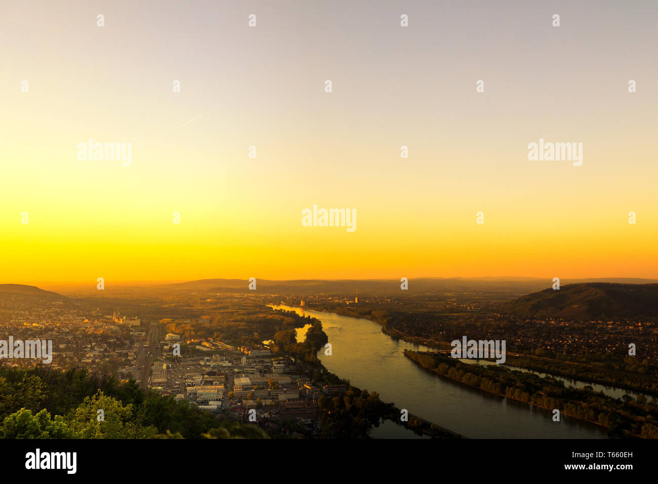 Vienna skyline panorama sunset hi-res stock photography and images - Alamy