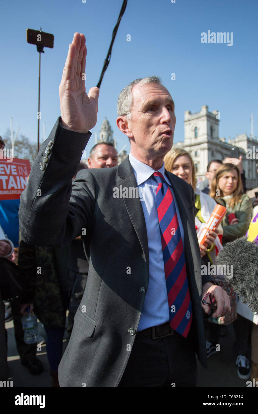Leave protesters outside the Houses of Parliament, Westminster, London ...