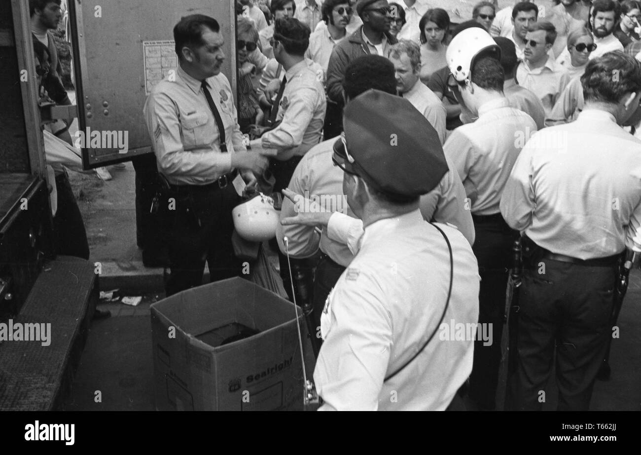Police, protestors, united states Black and White Stock Photos & Images ...