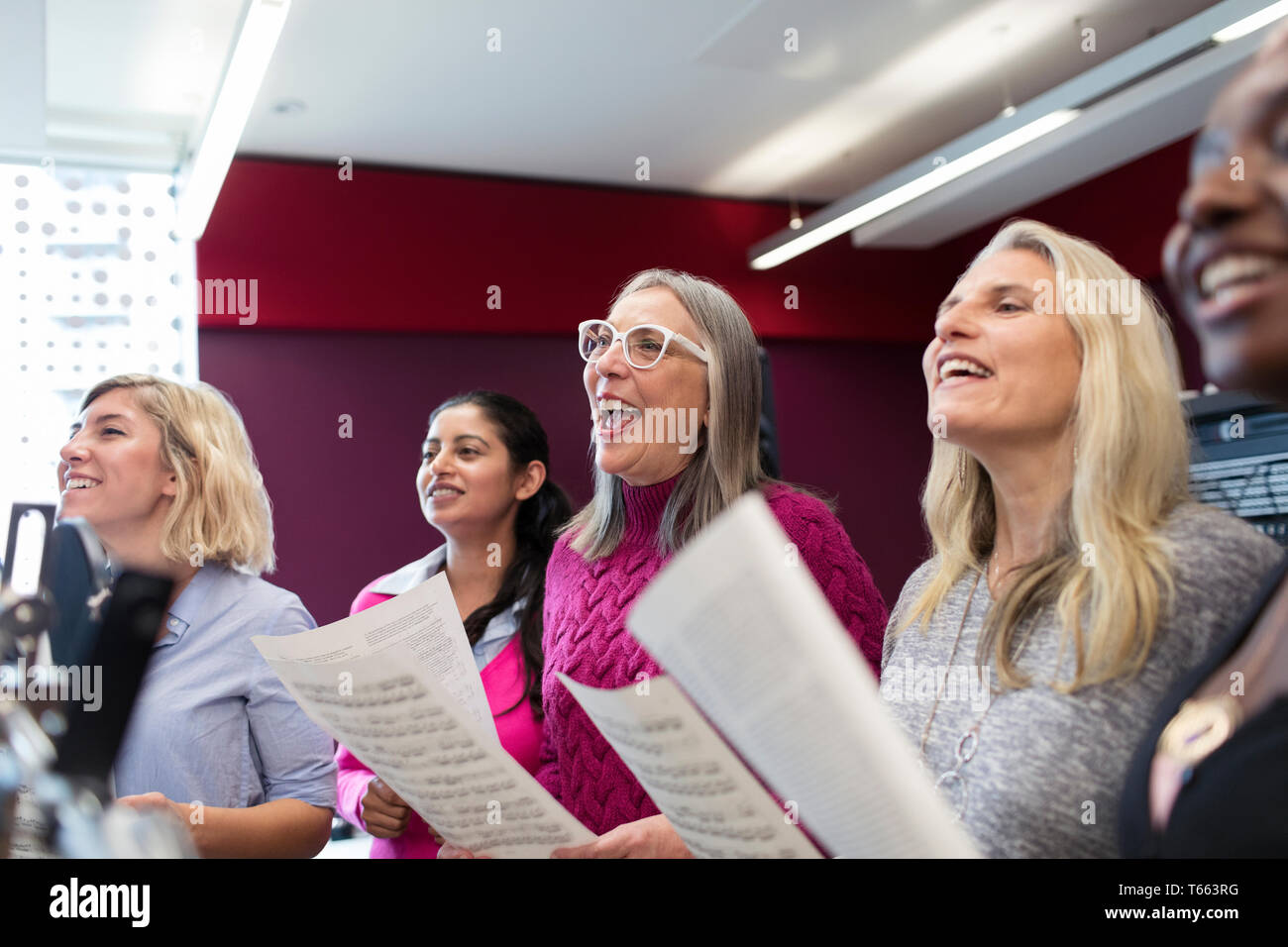 Choir hi-res stock photography and images - Alamy