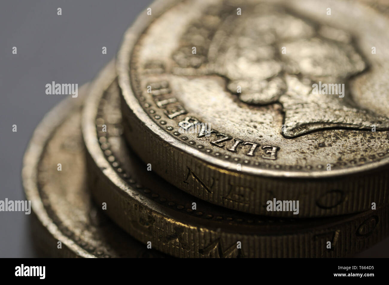 Old one pound coins hi-res stock photography and images - Alamy