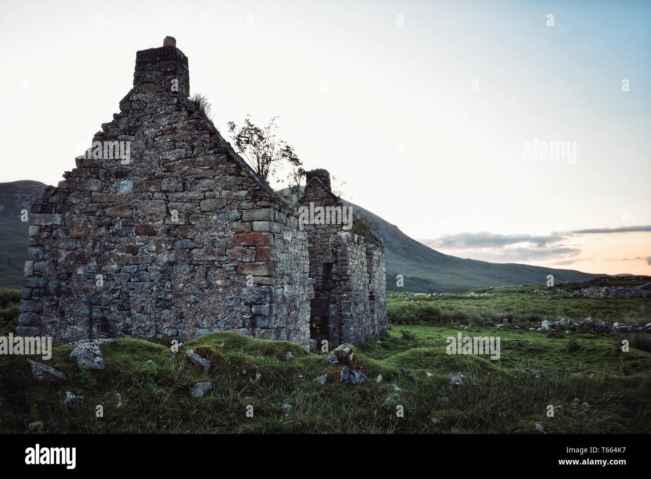 Exploring dead buildings hi-res stock photography and images - Alamy