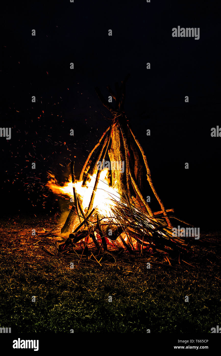 campfire in the night Stock Photo - Alamy