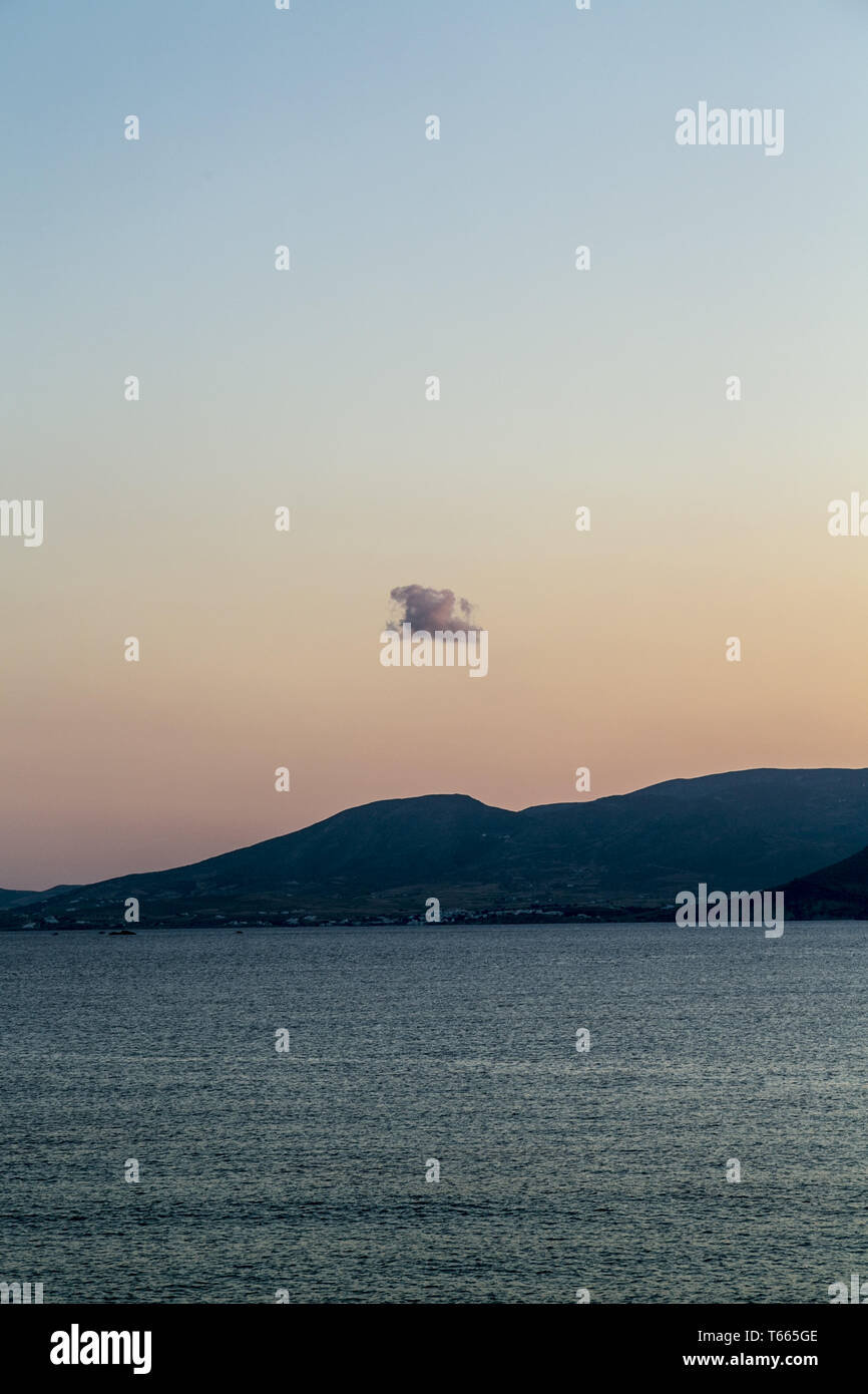 Cloud island hi-res stock photography and images - Alamy
