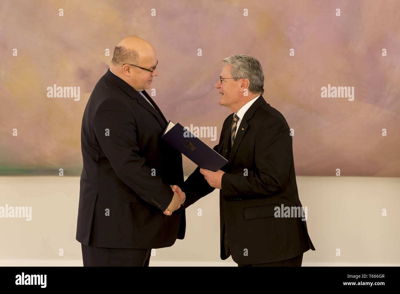 Chancellery chief peter altmaier cdu hi-res stock photography and ...