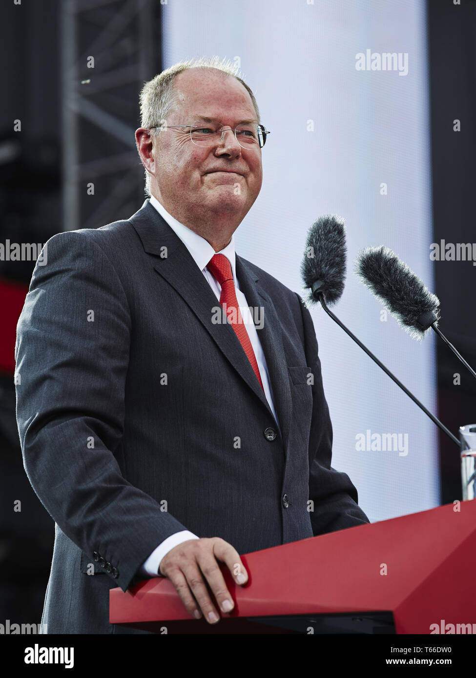 Peer Steinbrueck (SPD), SPD chancellor candidate, holds a speech during ... Peer Steinbrueck (SPD), SPD chancellor candidate, holds a speech during ...