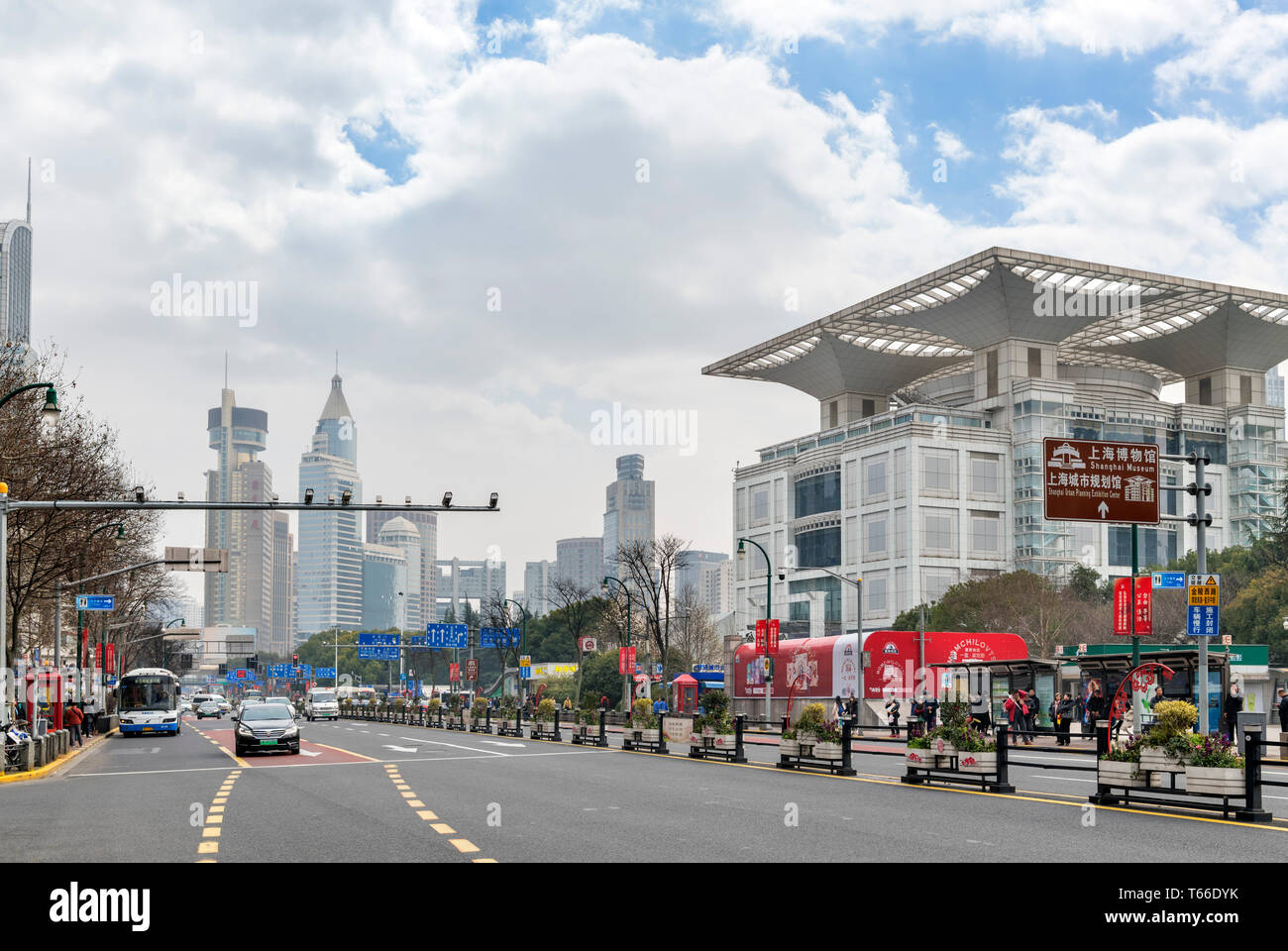 Shanghai square hi-res stock photography and images - Alamy