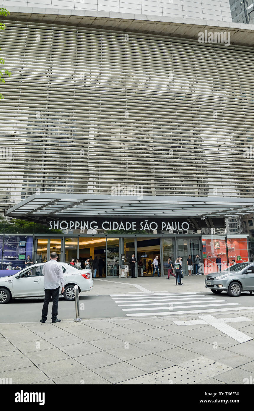 Sao Paulo SP, Brazil - March 01, 2019: Mall at downtown called Shopping ...