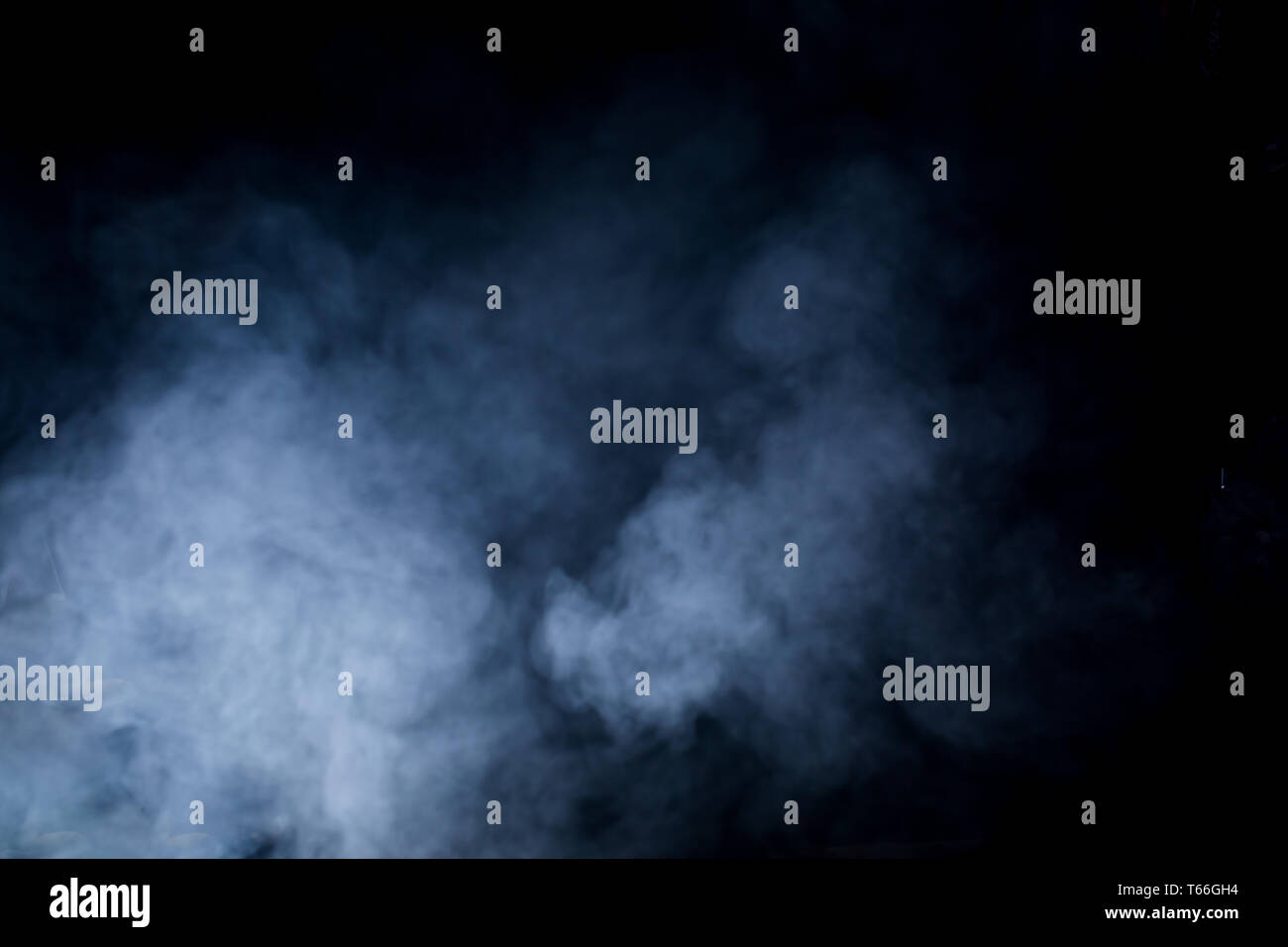 Black smoke background hi-res stock photography and images - Alamy