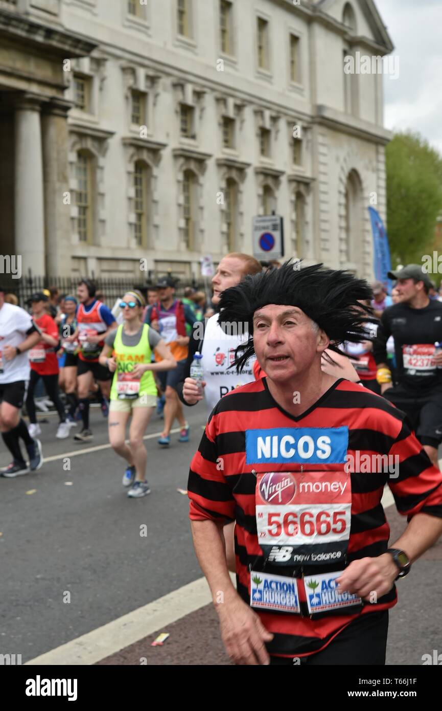 London Marathon 2019, runners at the greenwich section of the race ...