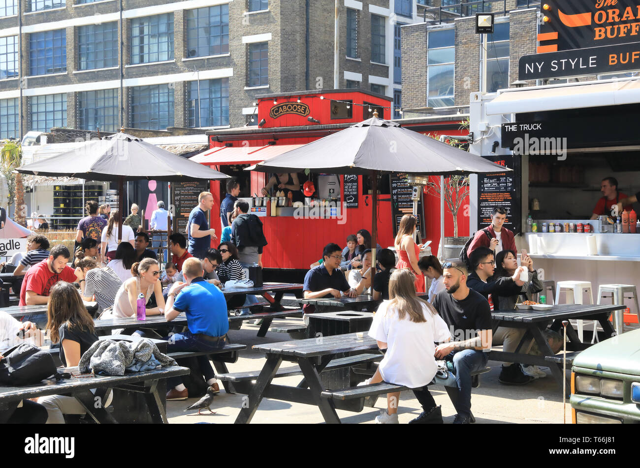 Food stalls on Dray Walk, just off Brick Lane, in Spitalfields, east ...