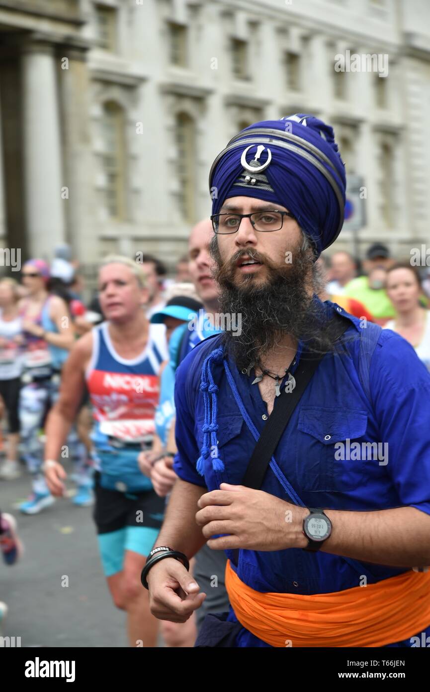 London Marathon 2019, fun runners Stock Photo - Alamy