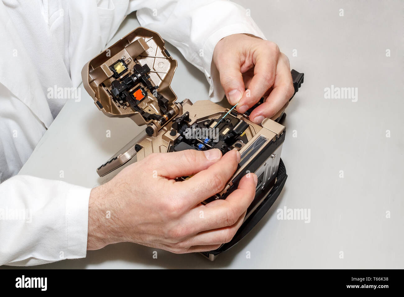 Working optical fiber hi-res stock photography and images - Alamy