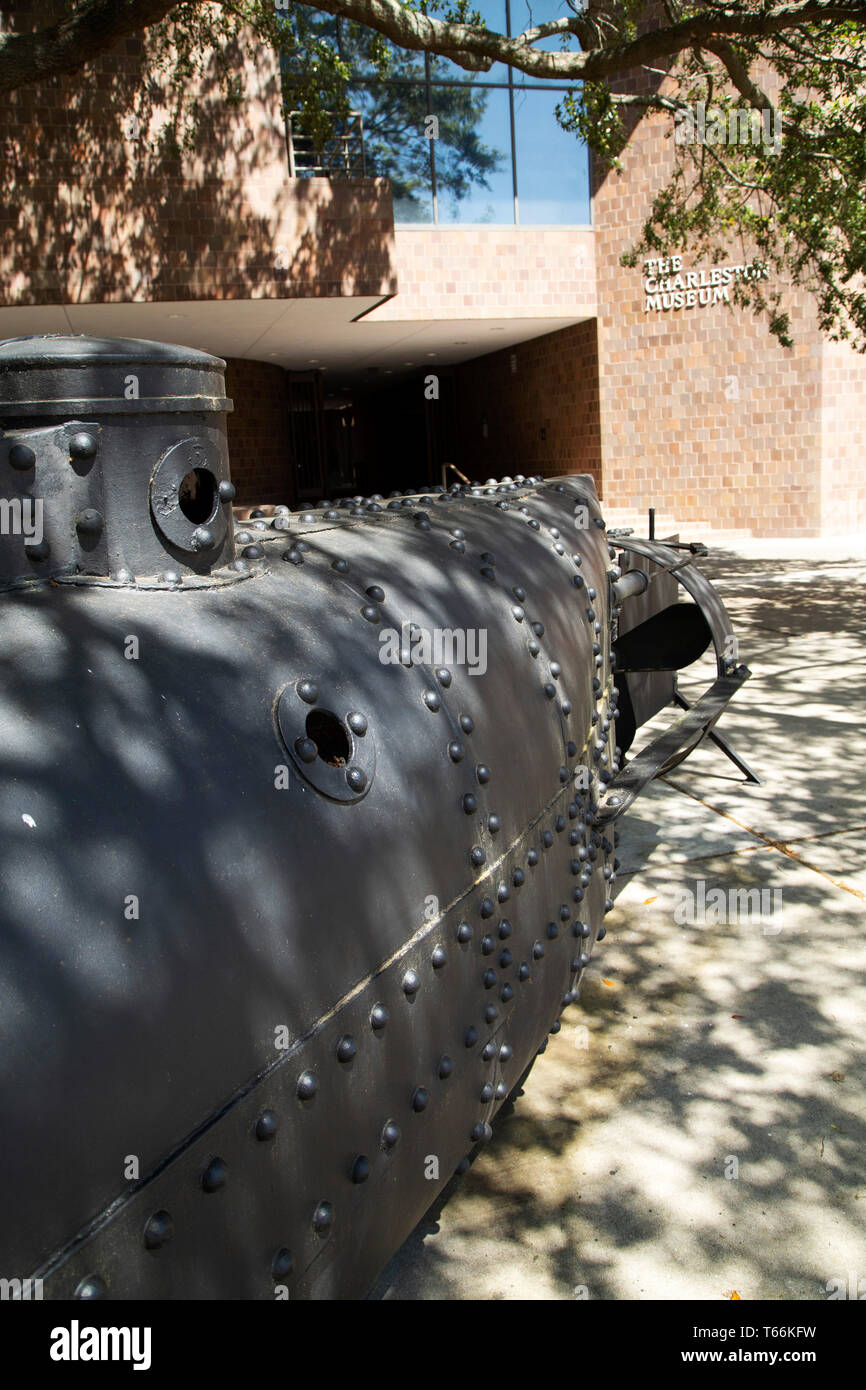 H.l. hunley submarine hi-res stock photography and images - Alamy