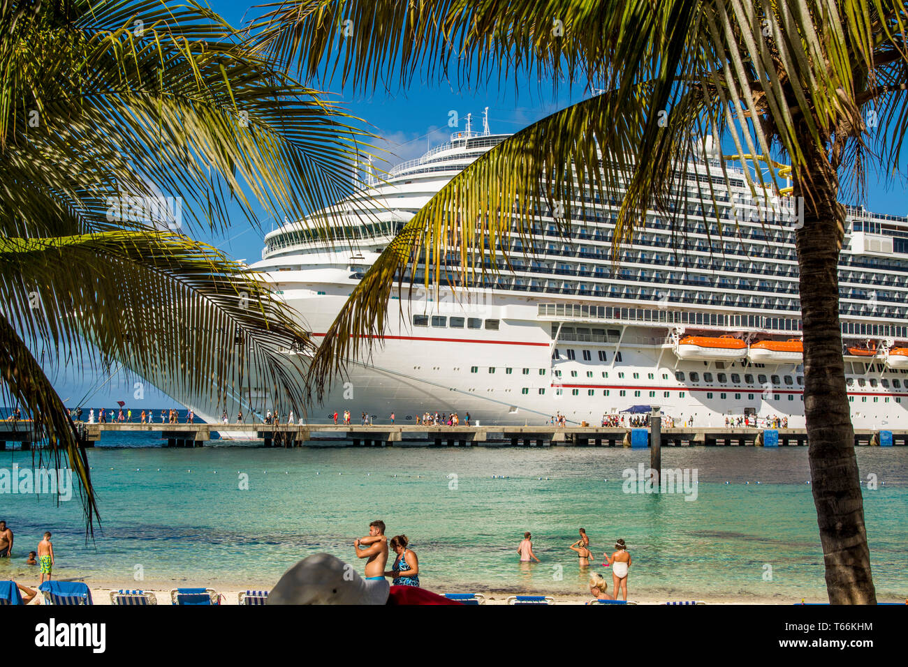 Cruise ship at Grand Turk Cruise Port, Grand Turk Island, Turks and ...