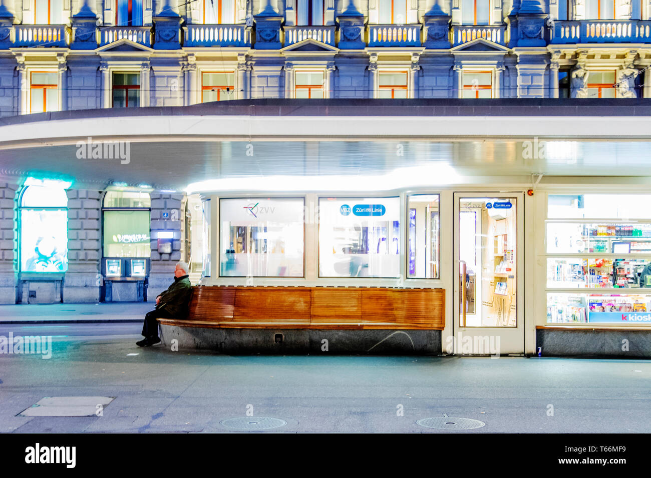 Bus suisse hi-res stock photography and images - Alamy