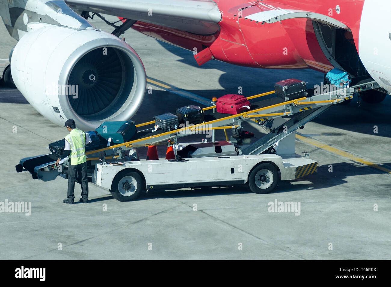 Airport ground staff hi-res stock photography and images - Alamy