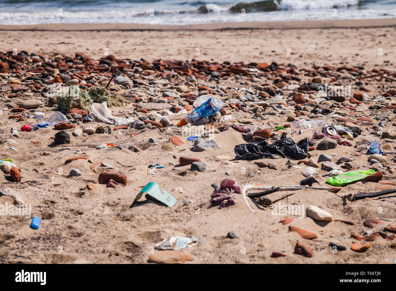 Plastic pollution beach england hi-res stock photography and images - Alamy