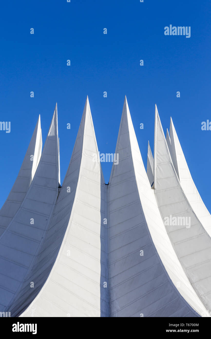 Roof spikes hi-res stock photography and images - Alamy